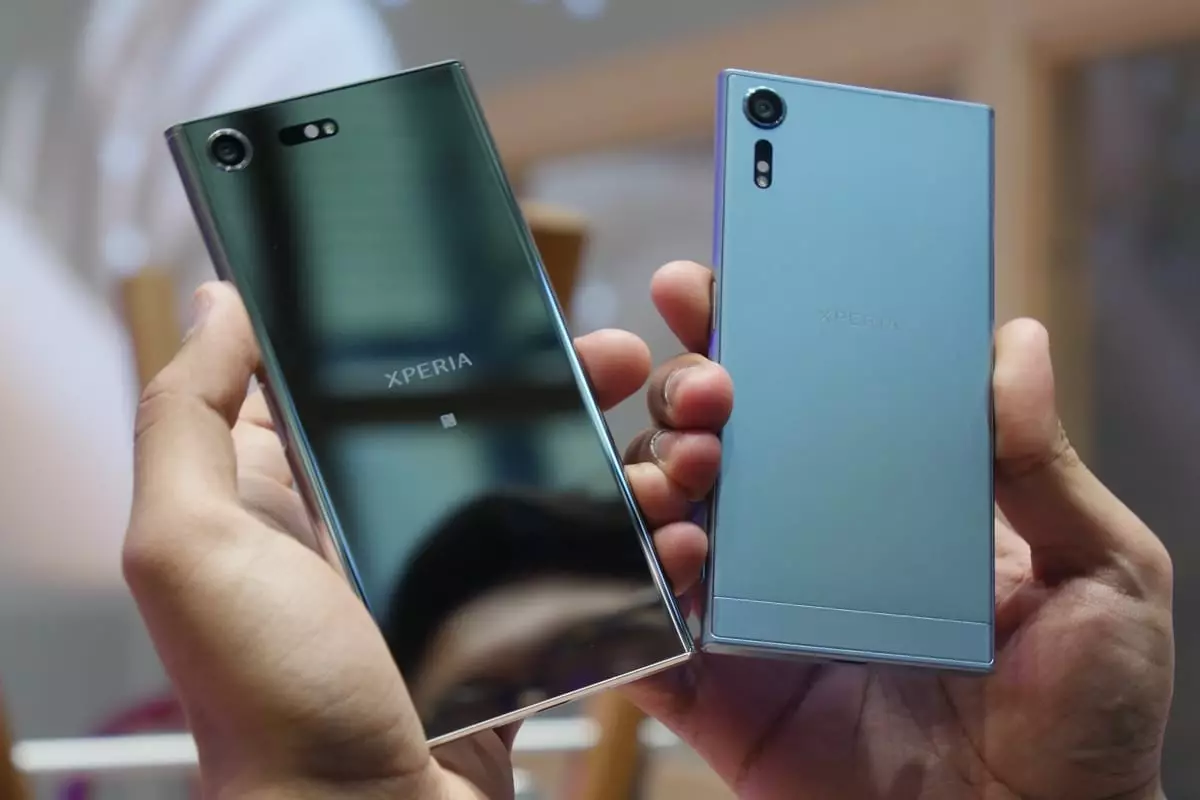 Sony donarà als clients Xperia XZ Joc Premium consola PS4 Delgado 10007_1