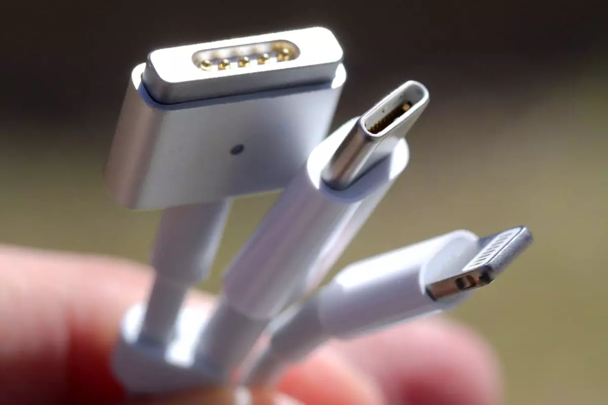 Apple iPhone 8 Yıldırım USB Tip-C 555