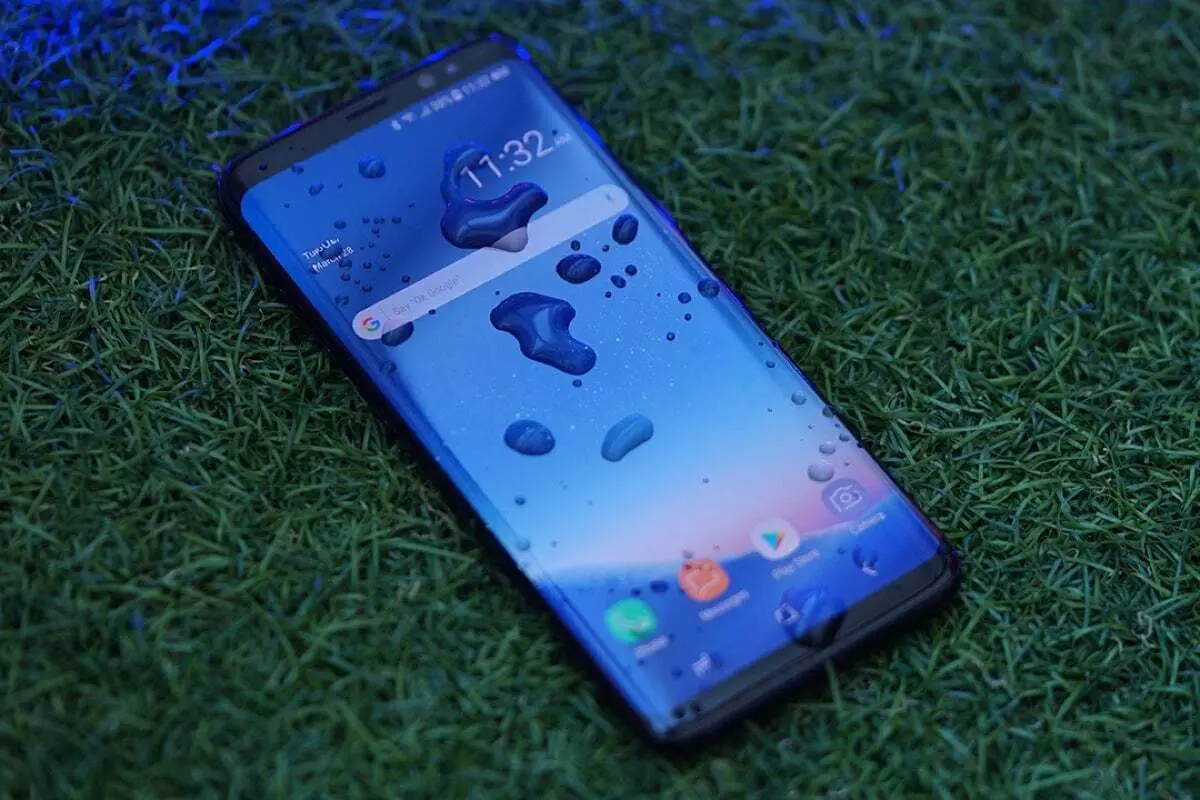 Protected Smartphone Samsung Galaxy S8が初めて写真でアクティブ 10384_1