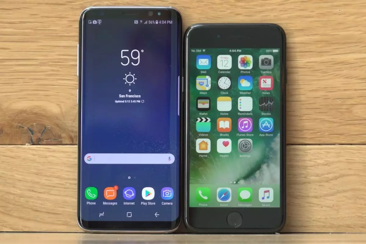 Samsung e hlabiloe lefats'e lohle: iPhone 6s e robehile Galaxy S8 ka lebelo 10598_2
