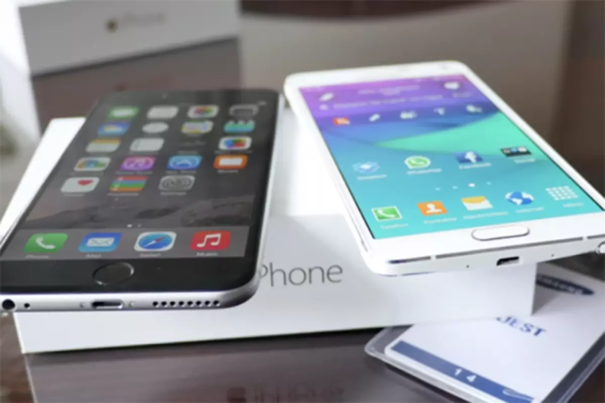 Adituek bateriaren bizitza Samsung Galaxy Note 4 eta iPhone 6 Plus