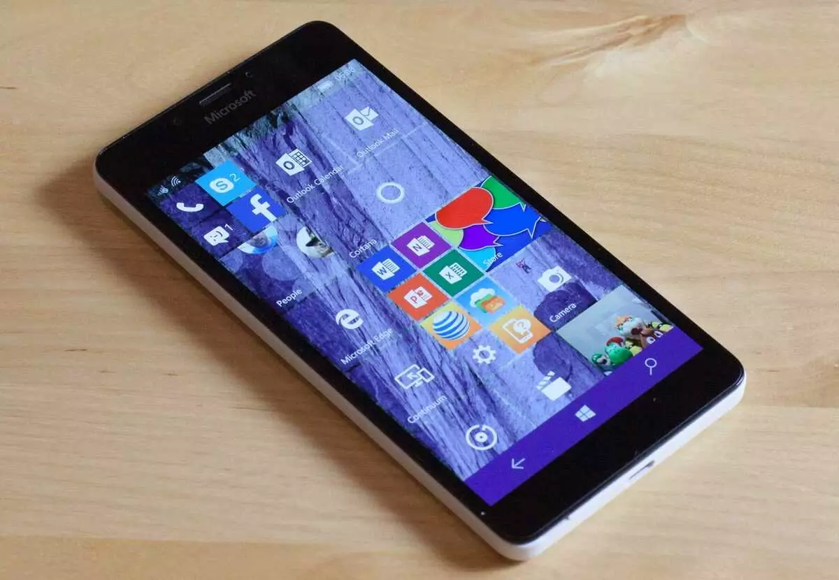 Microsoft Store sells lumia smartphones residues on Windows 10 at ridiculous prices 10889_1