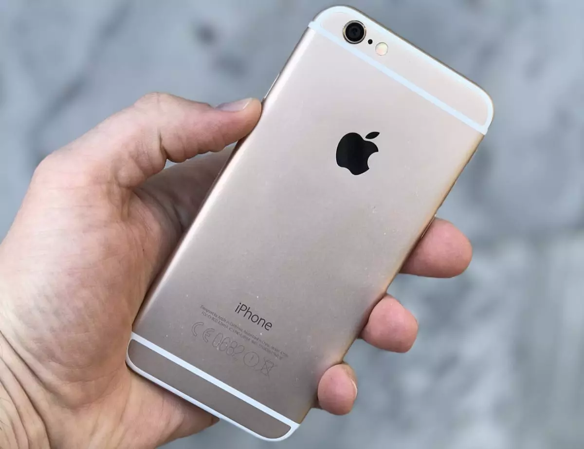 iPhone 6 продають за рекордно низькою ціною в Росії - дешевше вже не буде 10915_1