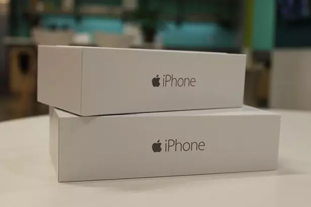 Apple akan meningkatkan kos memasang iPhone 6 Plus kerana permintaan yang besar untuk kebaharuan