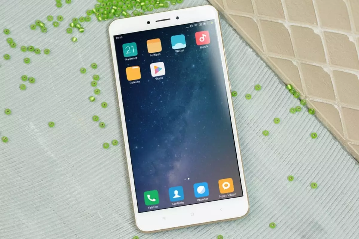 Giant Smartphone Xiaomi Mi Max 3 sou android Oreo rèv pou yo achte dè milyon de moun 11261_1