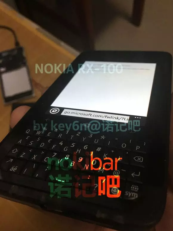 Snapstots ti foonuiyara aṣiri Nokia lumia pẹlu keyboard Windows-orisun Windows 11299_7