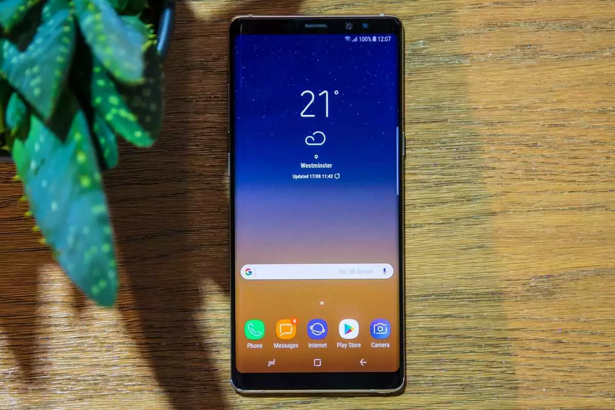 Samsung Galaxy Note 8 Errusian birrindua Errusian, askoz merkeagoa bihurtuz 11401_1