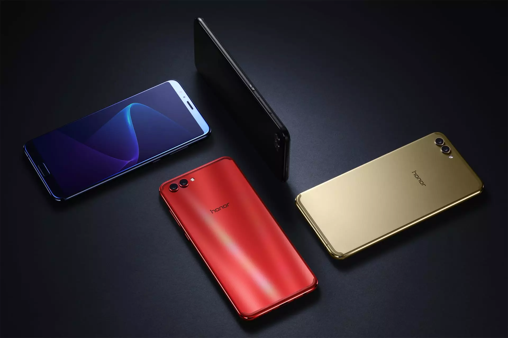 Smartphone Huawei Heudei ngahargaan v10 sareng kaméra ganda tétéla teu murah di Rusia di Rusia 11696_3