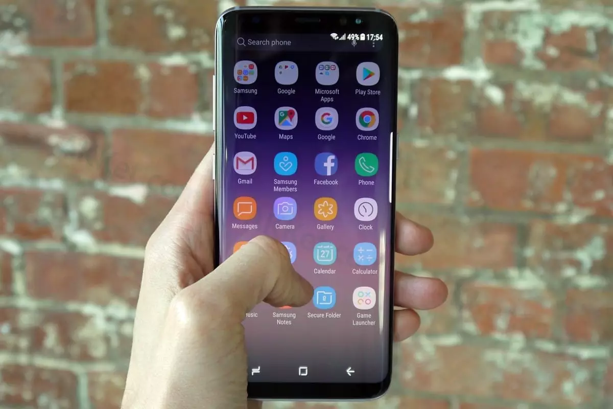 A Samsung Galaxy A7 (2018) minden bizonnyal meg fogja meríteni az összes vásárlót sokkban 12753_1