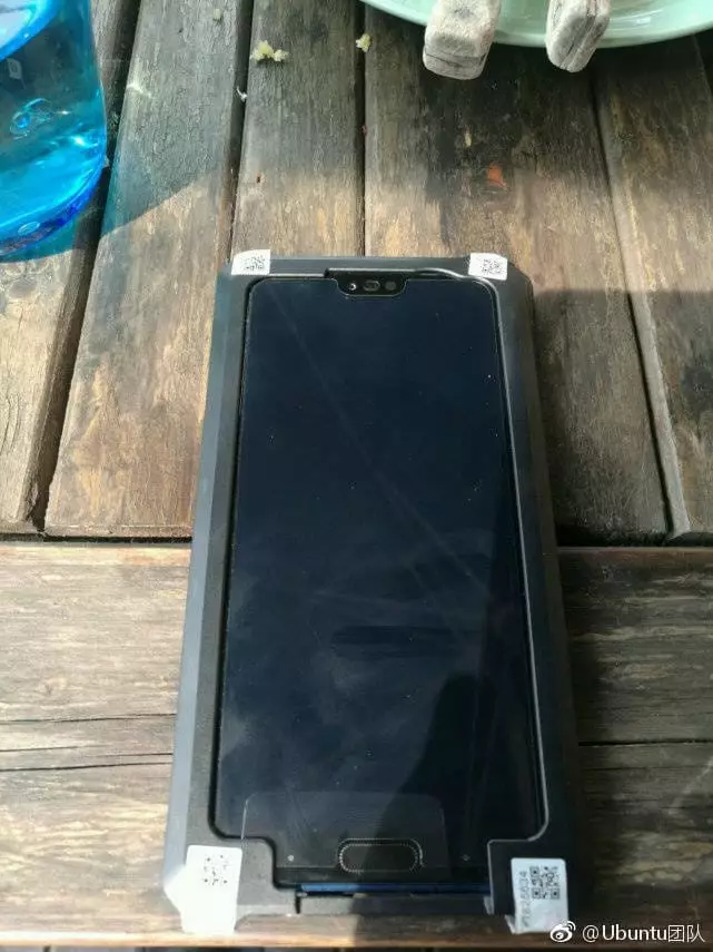 Huawei Honor 10. Cutout էկրանին, հզոր պրոցեսոր, 256 ԳԲ հիշողություն եւ գին Ռուսաստանում 13000_3