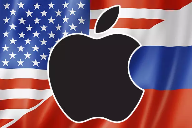 Akuluakulu aku US akufuna kuletsa iPhone yonse ndi iPad ku Russia