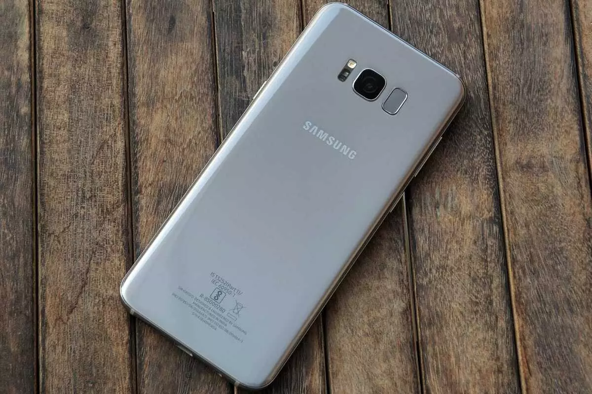 შეიძინეთ Samsung Galaxy Note 8 შეიძლება იყოს მხოლოდ ორი მოდიფიკაცია, და უკიდურესად წარუმატებელი 13166_1