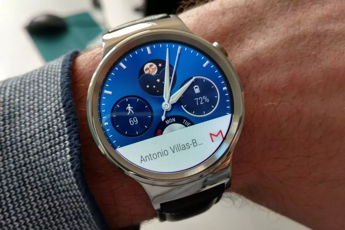 "Android Wear 2.0" atneš paramą automatiniam programos paleidimui