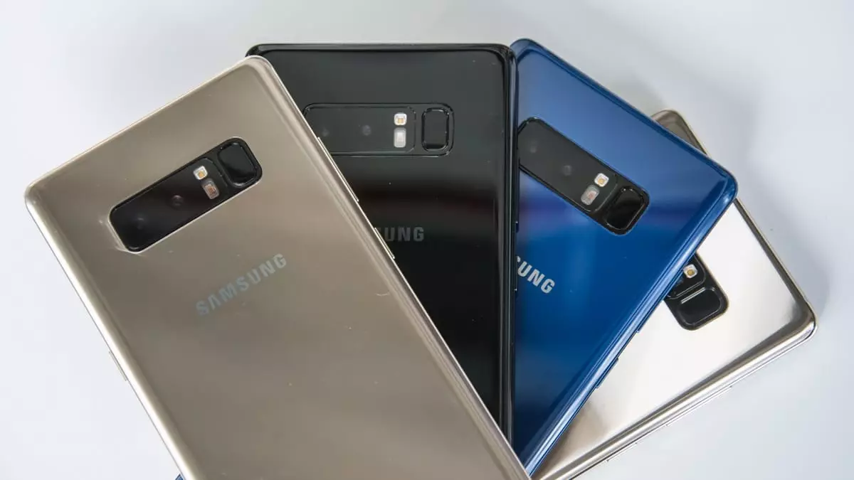 Samsung нь тэдний шинэ далбаагаа худалдан авагчдад их өгөөмөр бэлэг өгдөг 13685_1