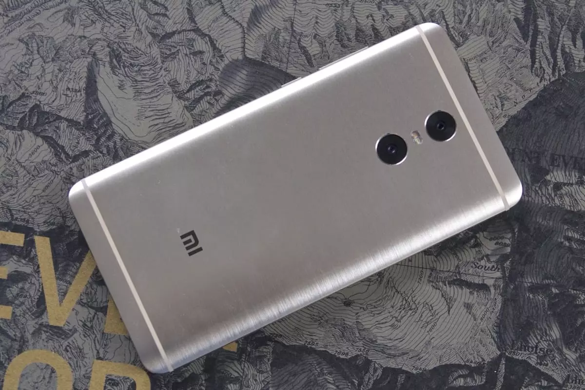 Xiaomi Redmi Note 5 s bezstarnou obrazovkou a dvojitá kamera ukázala živé fotky 13783_1