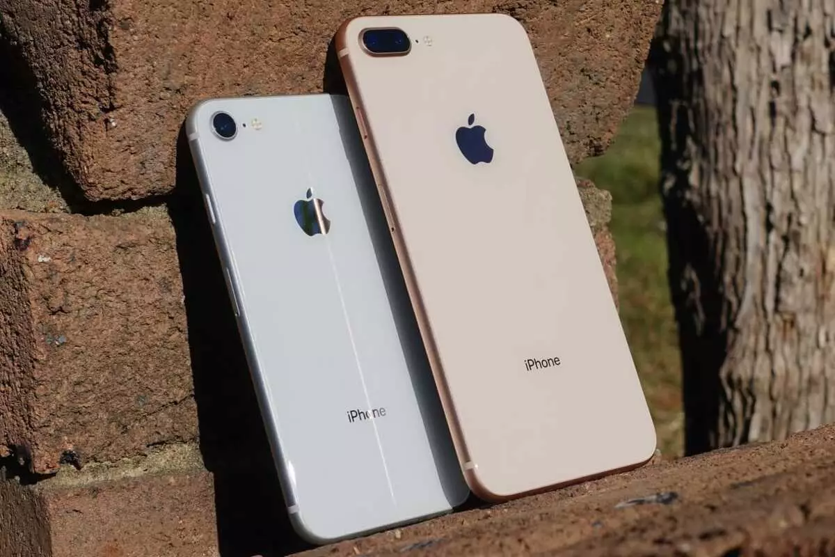 Beeline collapsed the official price of the iPhone 8 and iPhone 8 Plus in Russia 13795_2