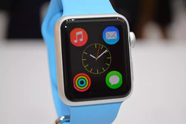 V 4. testovacej verzii IOS 8.2 sa objavila funkcia pripojenia Bluetooth s Apple Watch