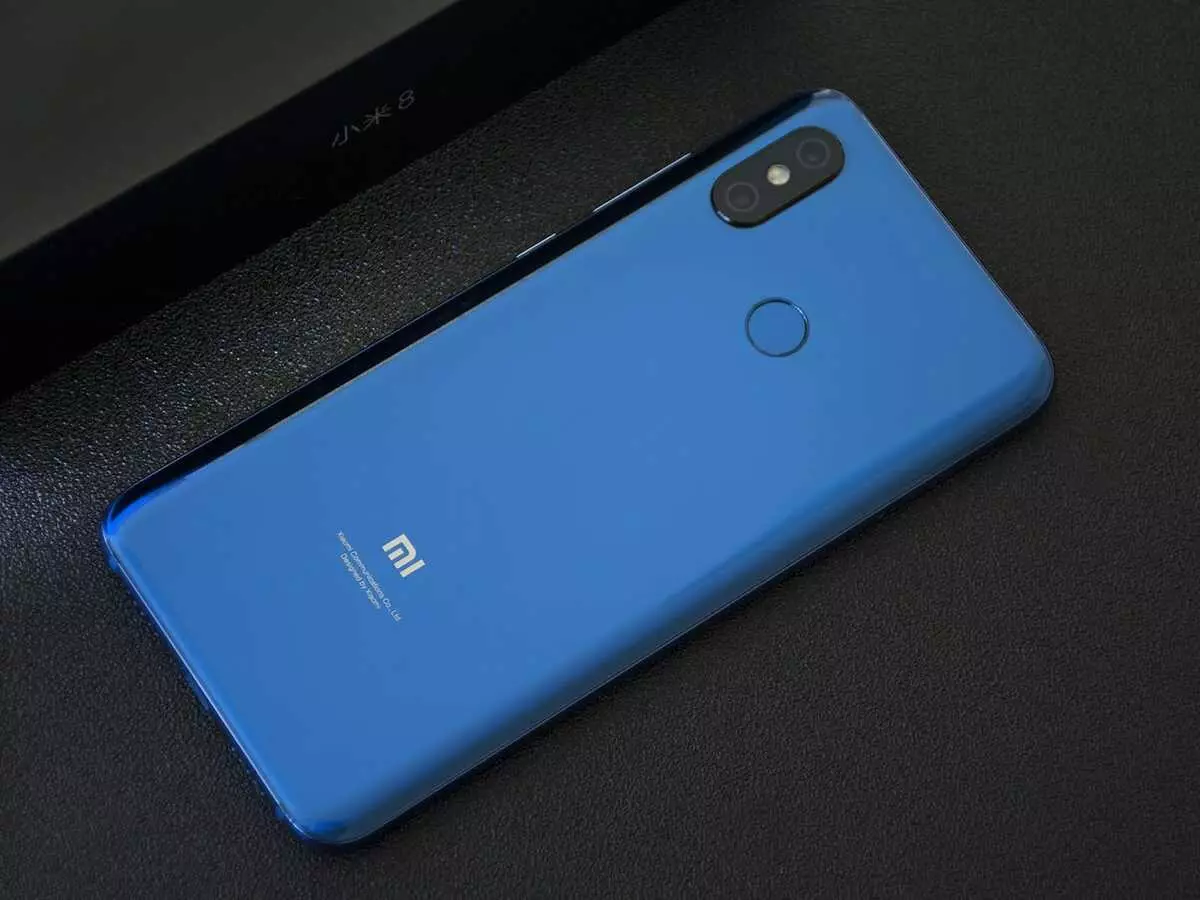 Xiaomi představil smartphone, aby zachytil celý svět 14193_1