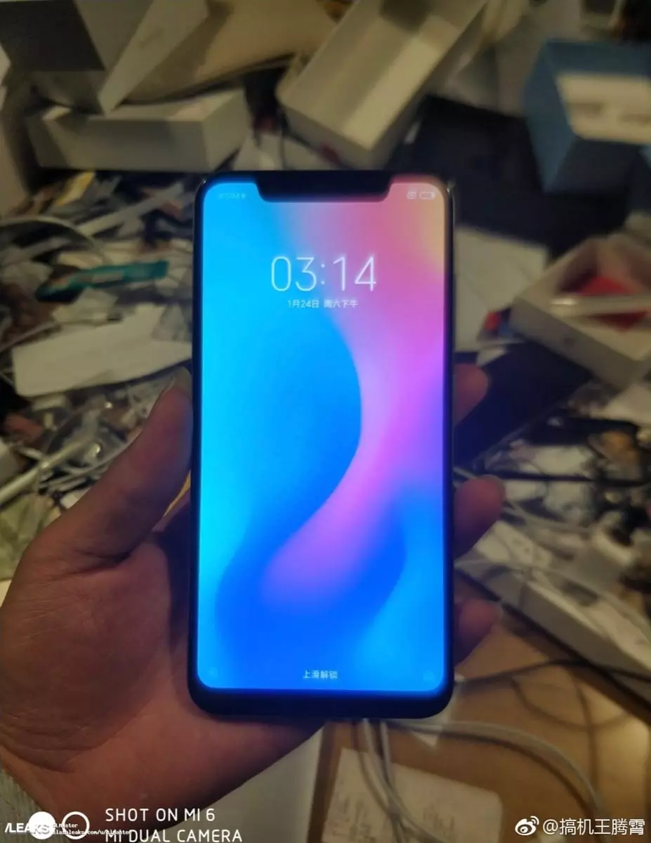 Xiaomi Mi 7 فوٽو ۾ ڪم ڪندڙ حالت ۾ آئي فون ايڪس جي صحيح ڪاپي ٿي وئي 14548_1