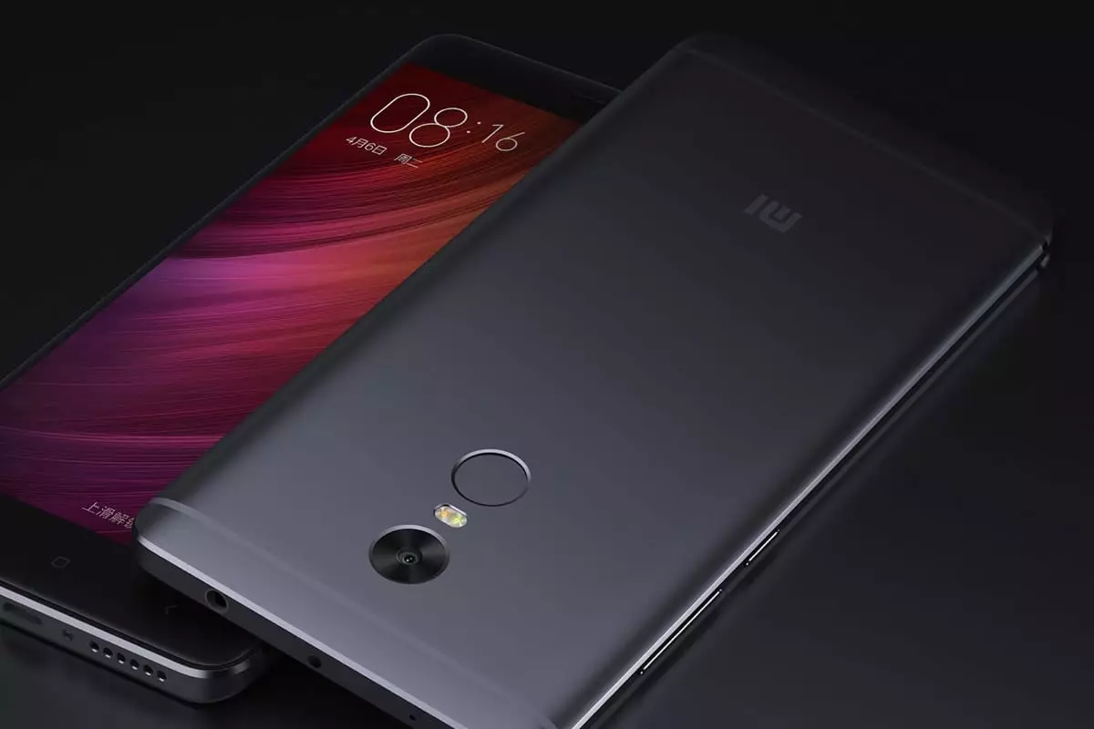 Xiaomi Redmi Ogeysiiska 4x si kumeelgaar ah ugu iibiya qalinka iyadoo la keenayo Ruushka 14990_1