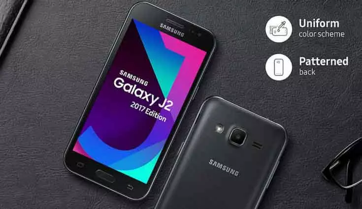 Ogeysiiska Samsung Galaxy J2 (2017) - shirkadda cusub ee casriga ah ee ugu awoodda badan ee shaashadda 15107_1