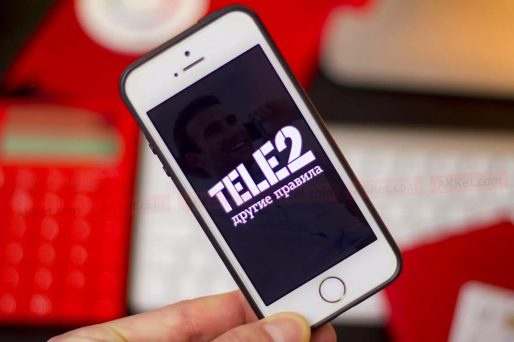 Tele2-sellulêre operateur het amper vir byna gratis onbeperkte mobiele internet geloods 15170_2