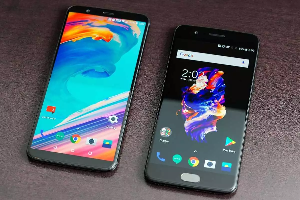 OnePlus 5T ou ka san danje achte - li pa gen okenn pwoblèm enpòtan ak ekran an. 15266_1