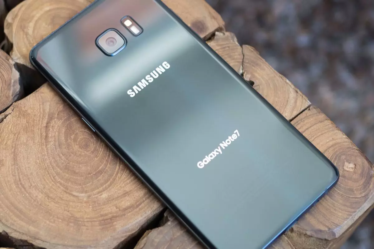 Samsung, JALAXY NOTE 7'nin Patlamasının Patlaması nedeniyle Dosyalandı