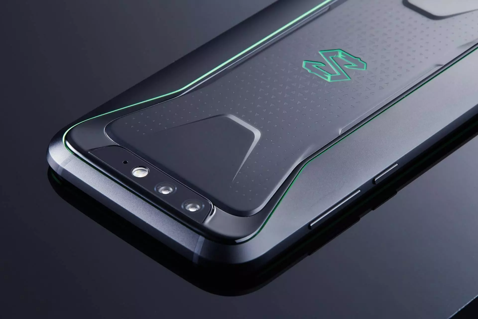 A na-egwu egwu egwu egwuregwu Xiaomi Black Shark na mmiri jụrụ 15391_4