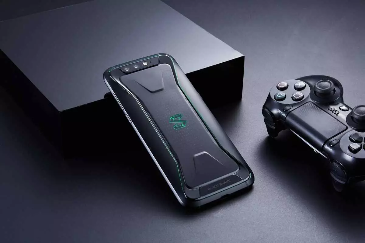 A na-egwu egwu egwu egwuregwu Xiaomi Black Shark na mmiri jụrụ 15391_7