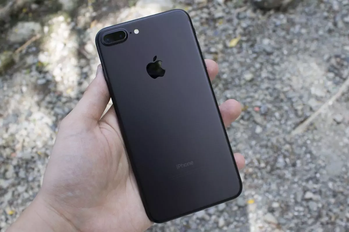 Pamilik iPhone 7 sareng iPhone 7 ditambah sareng "Noisy" Kalahtikeun