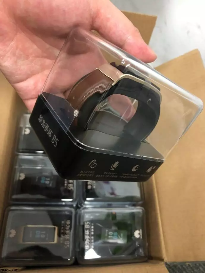 دستبند ورزشی جدید Huawei Far فراتر از Xiaomi Mi Band 3 15490_3