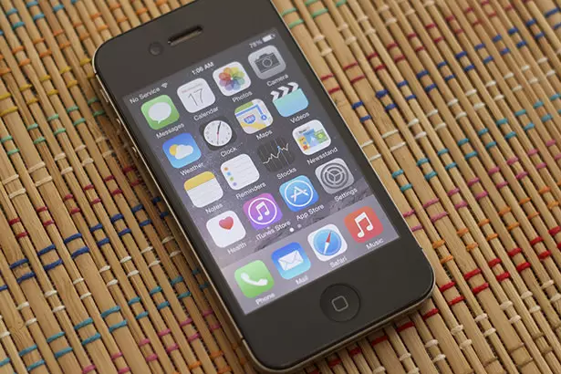 O iPhone 4S traballa en iOS 8 moito máis lentos que iOS 7.1.2