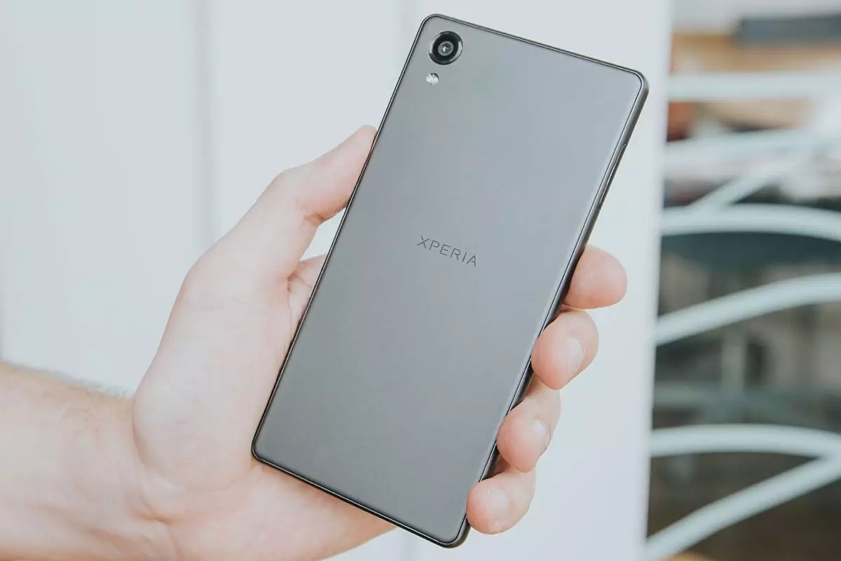 סוני Xperia X קומפקטית