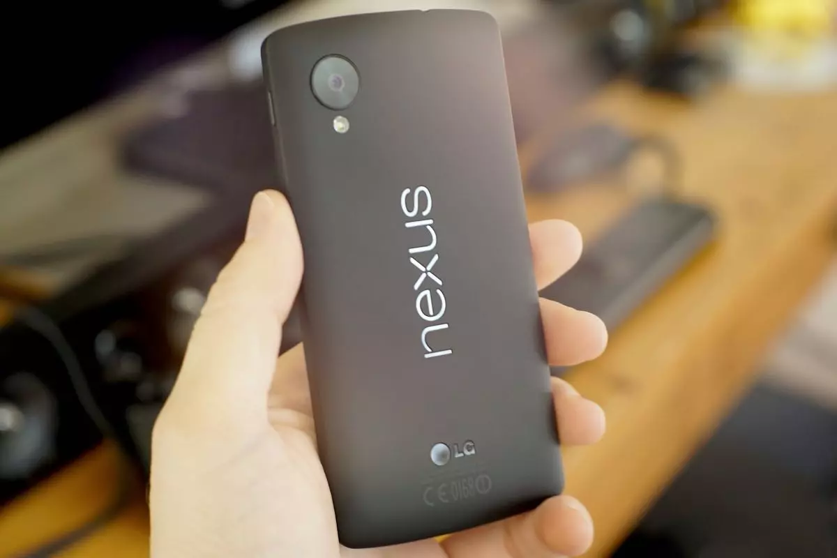 LG Google Nexus 5, bir kayıt düşük fiyata satın almak için geçici olarak kullanılabilir.