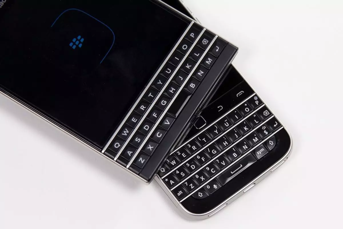 Foto saka smartphone Merkuri BlackBerry anyar ing Android hit jaringan