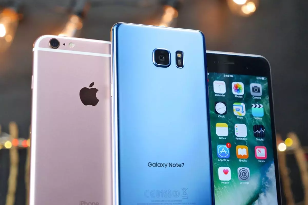 N'ihu ọha: Smartphones Galaxy Note 7 Gbanwee n'ihi iPhone 7