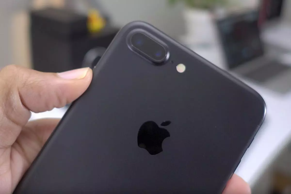 Топ 20 на основни характеристики на Apple iPhone 7, които не са в iPhone 6S