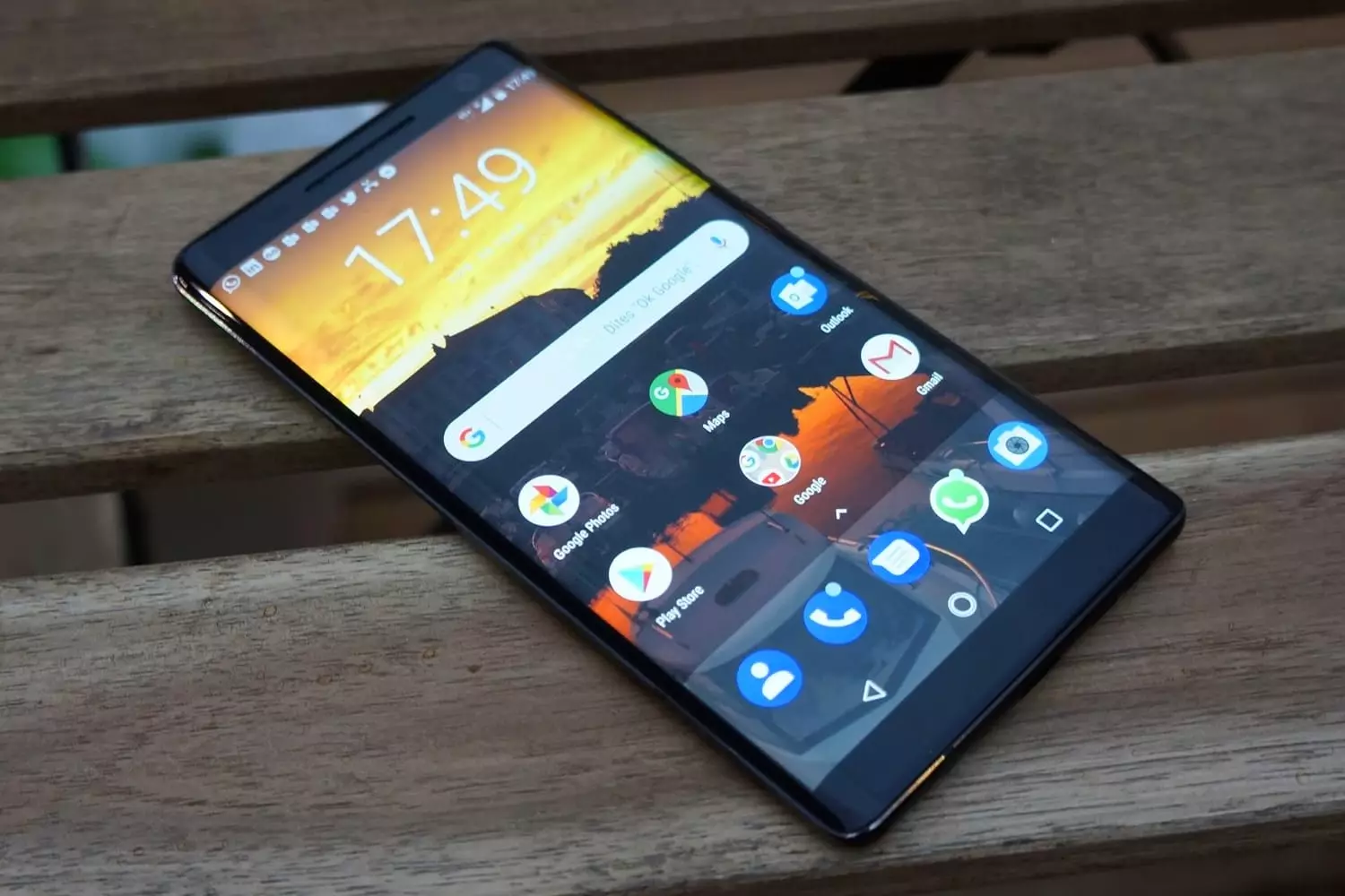 Nokia 9 ўпершыню паказалі на сапраўдным малюнку, рассакрэціць знешні выгляд 16884_1