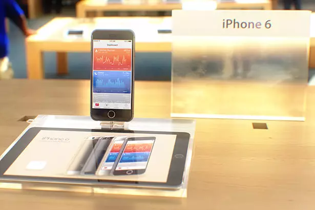 Smartphones iphone 6 na iphone 6 gbakwunyere na mbụ rose na Russia