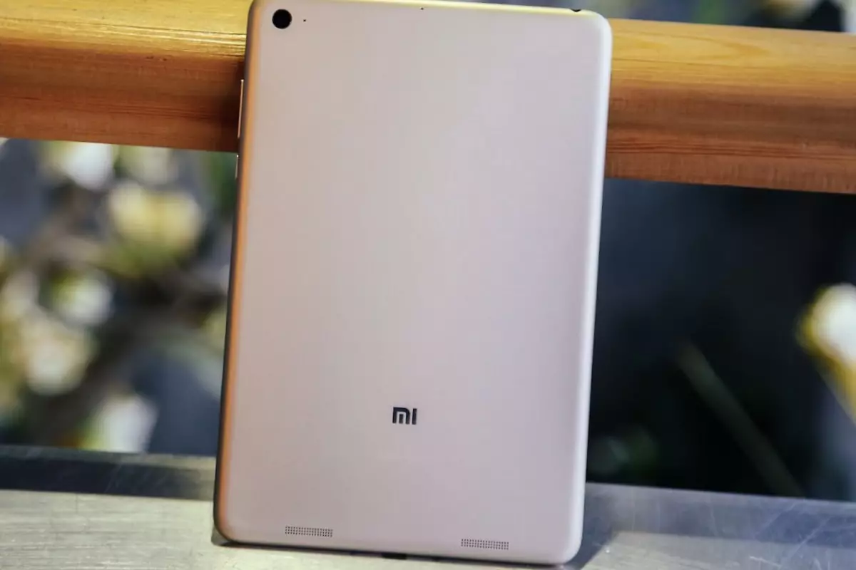 Na loja Gearbest, um pré-encomendado no Xiaomi MiPad 2 Executando o Windows 10