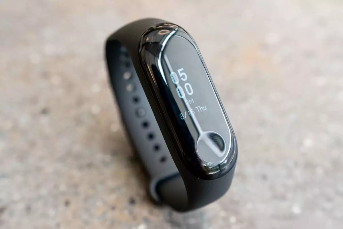 Xiaomi Mi Band 3 kaam offisjeel nei alle lannen fan 'e wrâld 17283_1