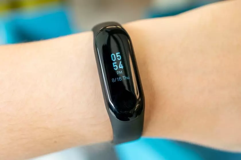 Xiaomi Mi Band 3 kaam offisjeel nei alle lannen fan 'e wrâld 17283_2