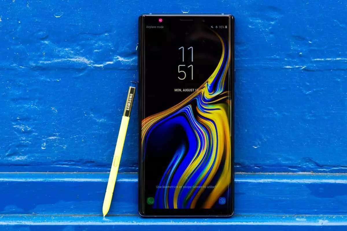 Samsung will call all the Galaxy Note 9 due to a strong structural flaw in each phone 17394_1