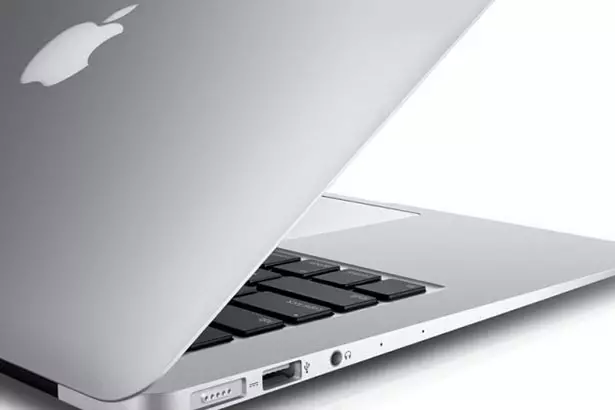 MacBook Air 12 Retina je lahko brez žarečega jabolčnega logotipa