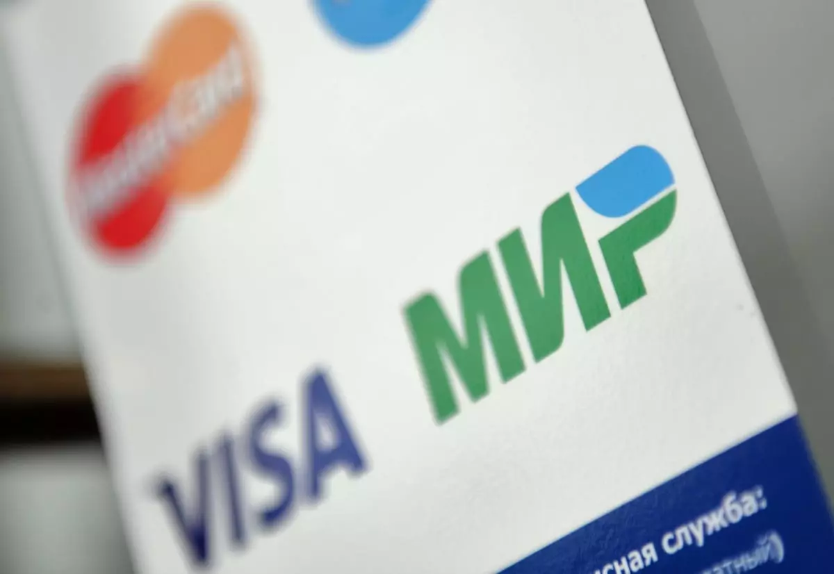 Des millions de Russes ont interdit d'utiliser des cartes bancaires Visa et MasterCard 17743_2