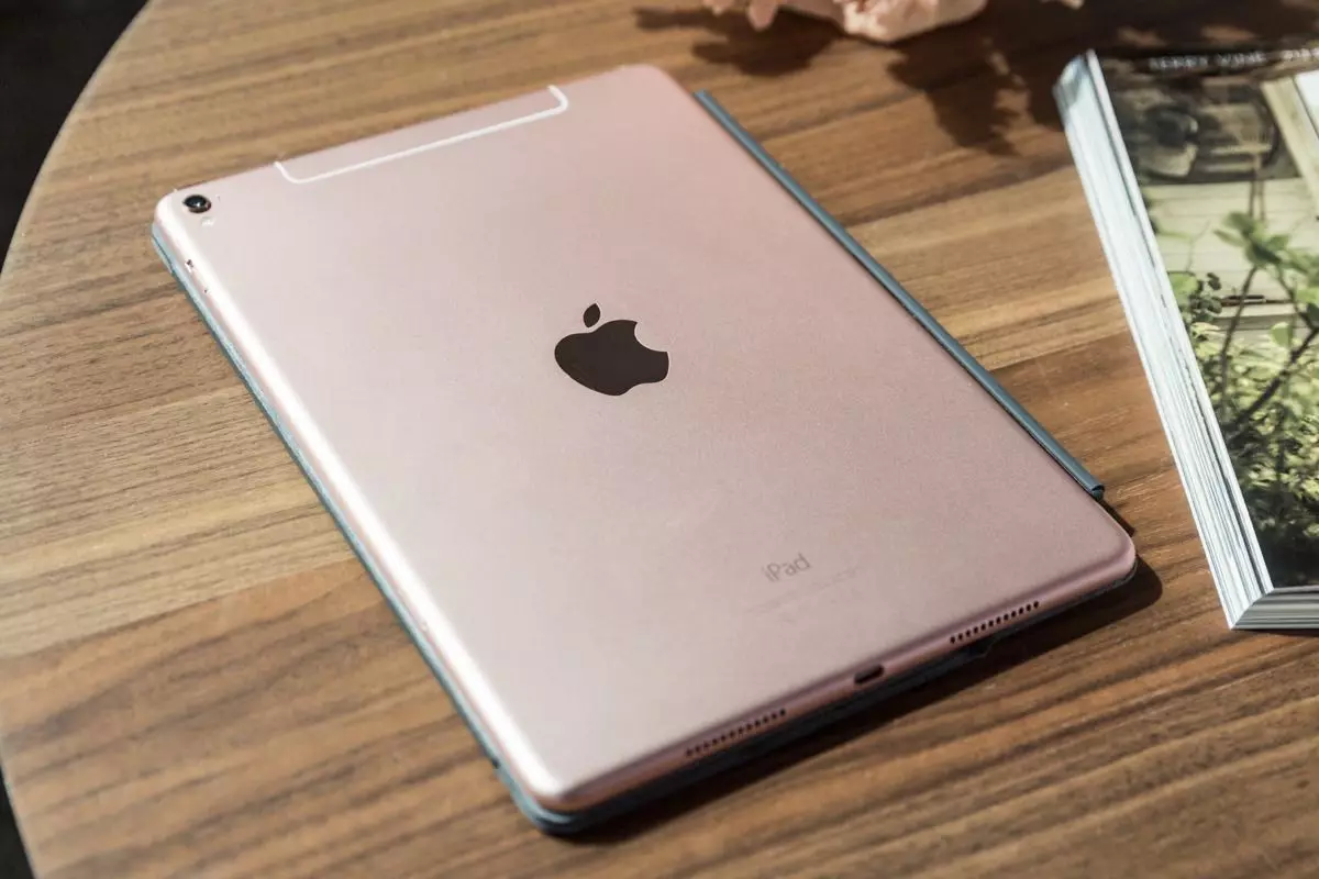 Gheobhaidh Nua iPad Pro gné réabhlóideach ó iPhone 7