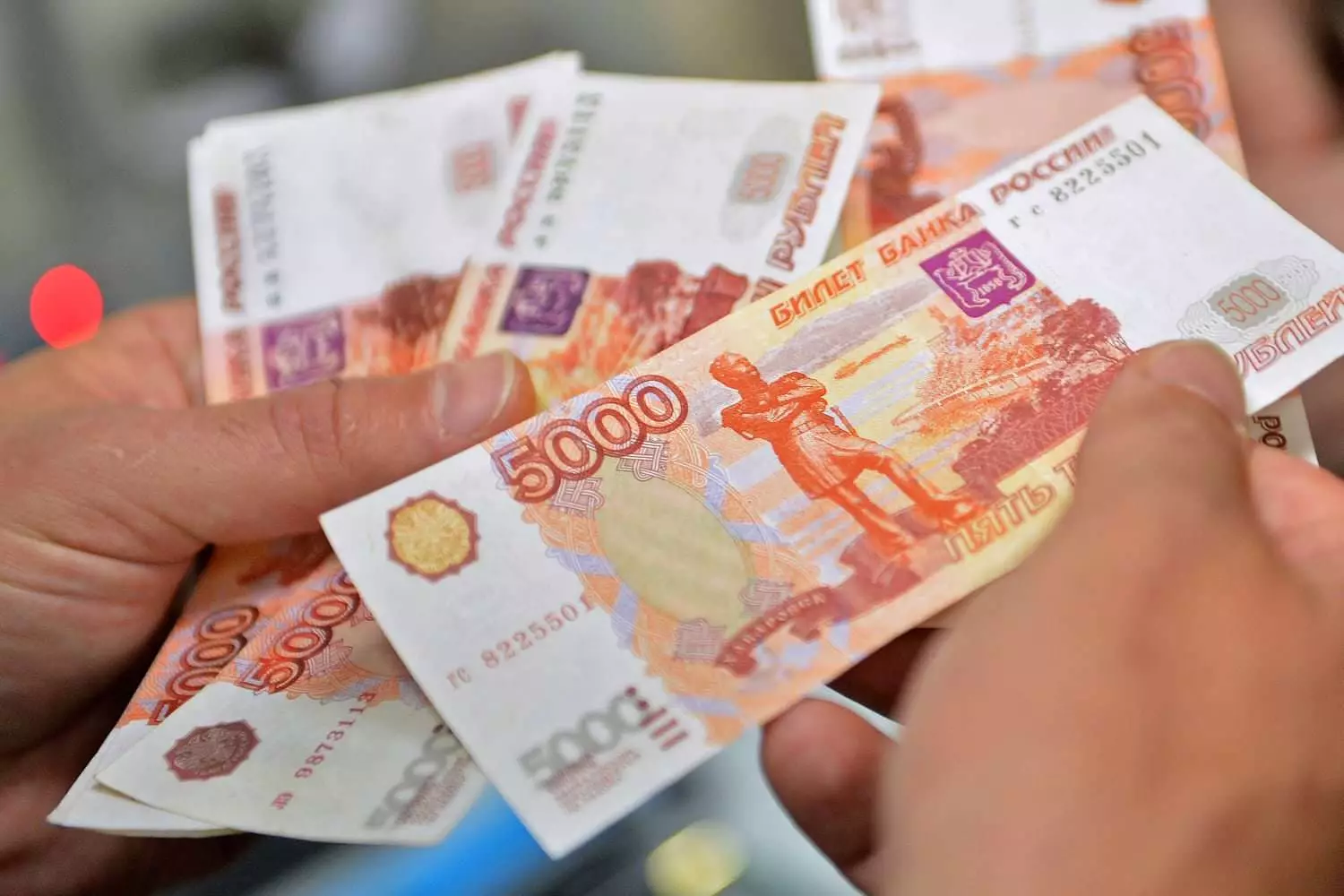Sberbank paie de l'argent pour avoir adopté une enquête