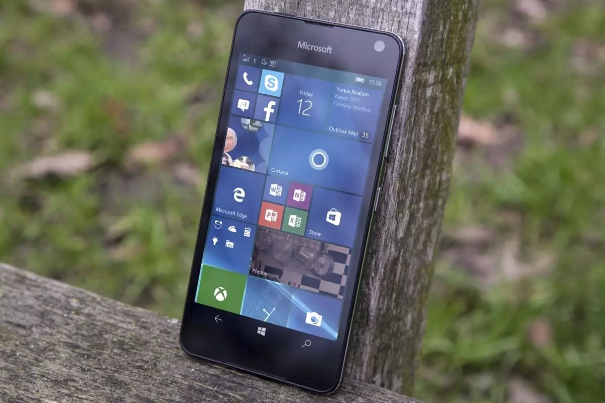 ใหม่ Microsoft Lumia 650 สมาร์ทโฟนโดยไม่ต้องมีผลผูกพันกับผู้ประกอบการมือถือขายในราคา $ 69