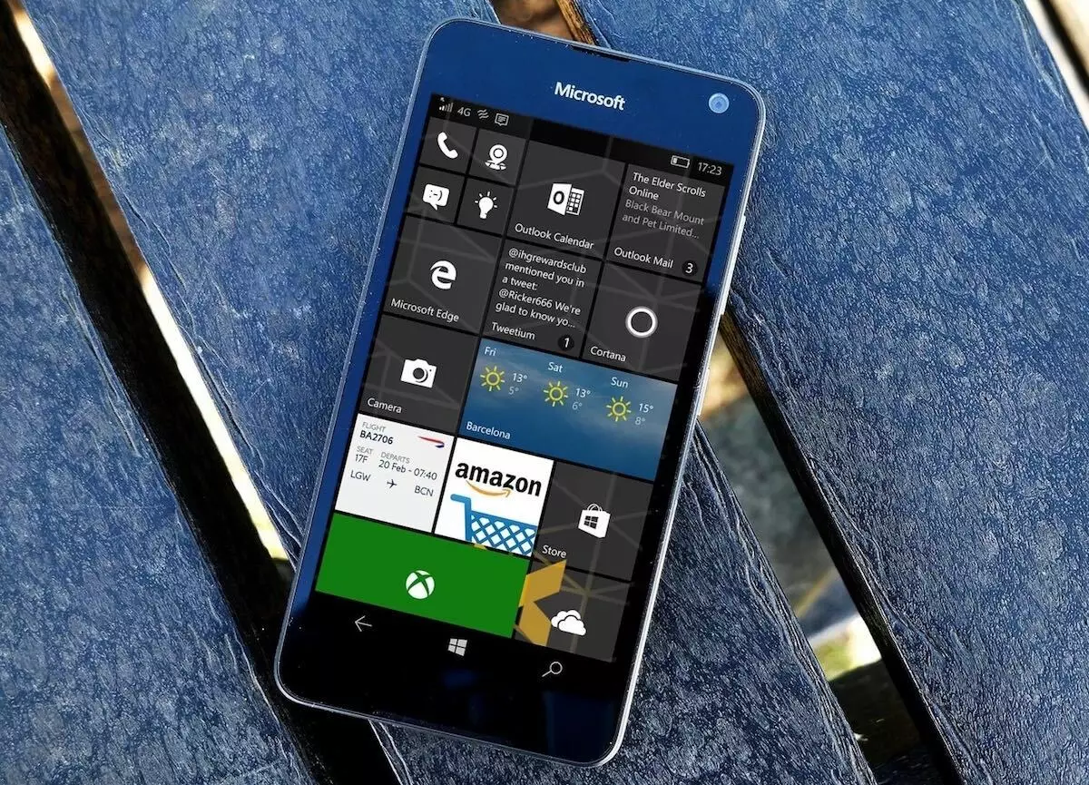 የ Microsoft Lumia 650 1 2